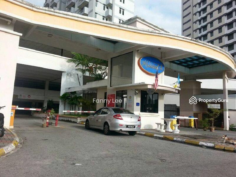 Halaman Kristal- Lengkok Free School, Jelutong, Timor Laut (Island ...